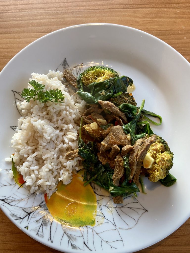 Chef Ray – Beef, Broccoli & Tomato Stir-Fry Curry – Coach Ray – Qwik ...