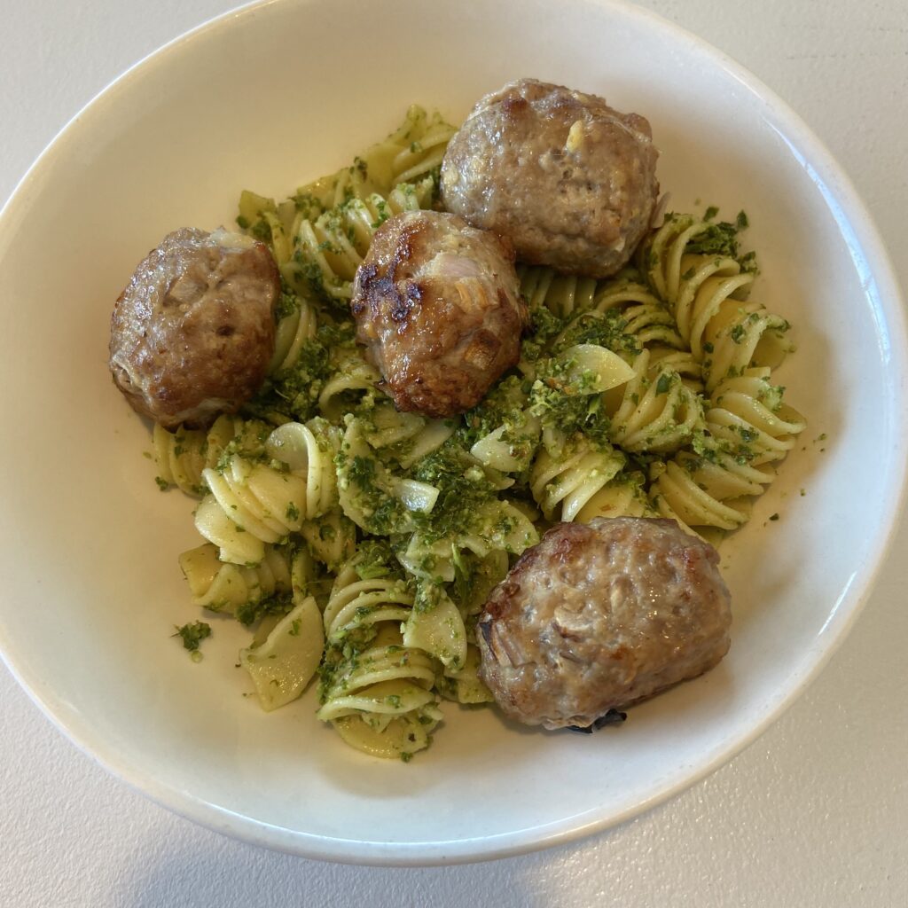 Chef Ray – Kale Pesto Pasta with Meatballs – Coach Ray – Qwik Kiwi Coaching